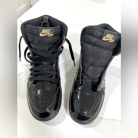 Nike | Shoes | Nike Air Jordan Retro High Og Black Metallic Gold 6y ...
